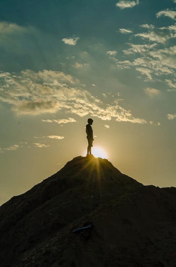 Knowing Allah through His Beautiful Names - Al Khafid and Ar Rafi' - Utrujj